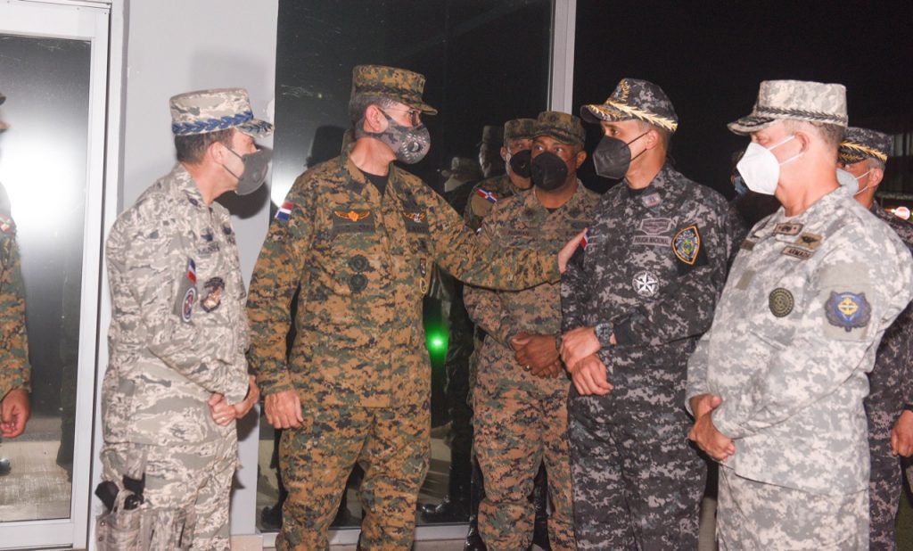 Altos Mandos Militares Y Policiales Verifican Cumplimiento Del Toque De